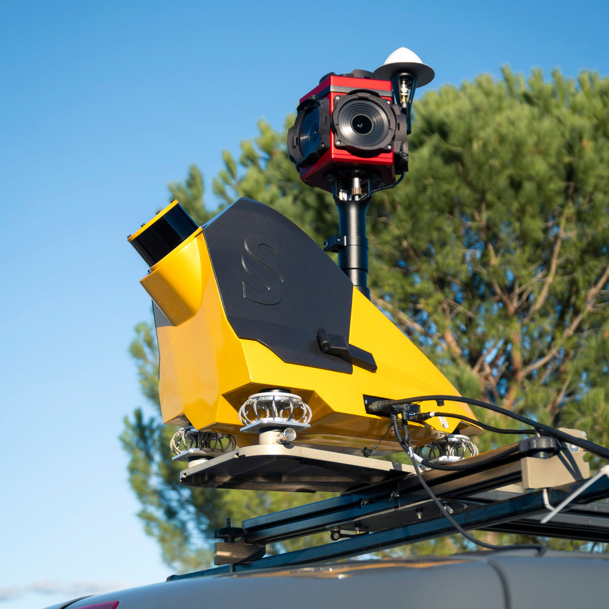 Fly & Drive – Infinit Drones Corp